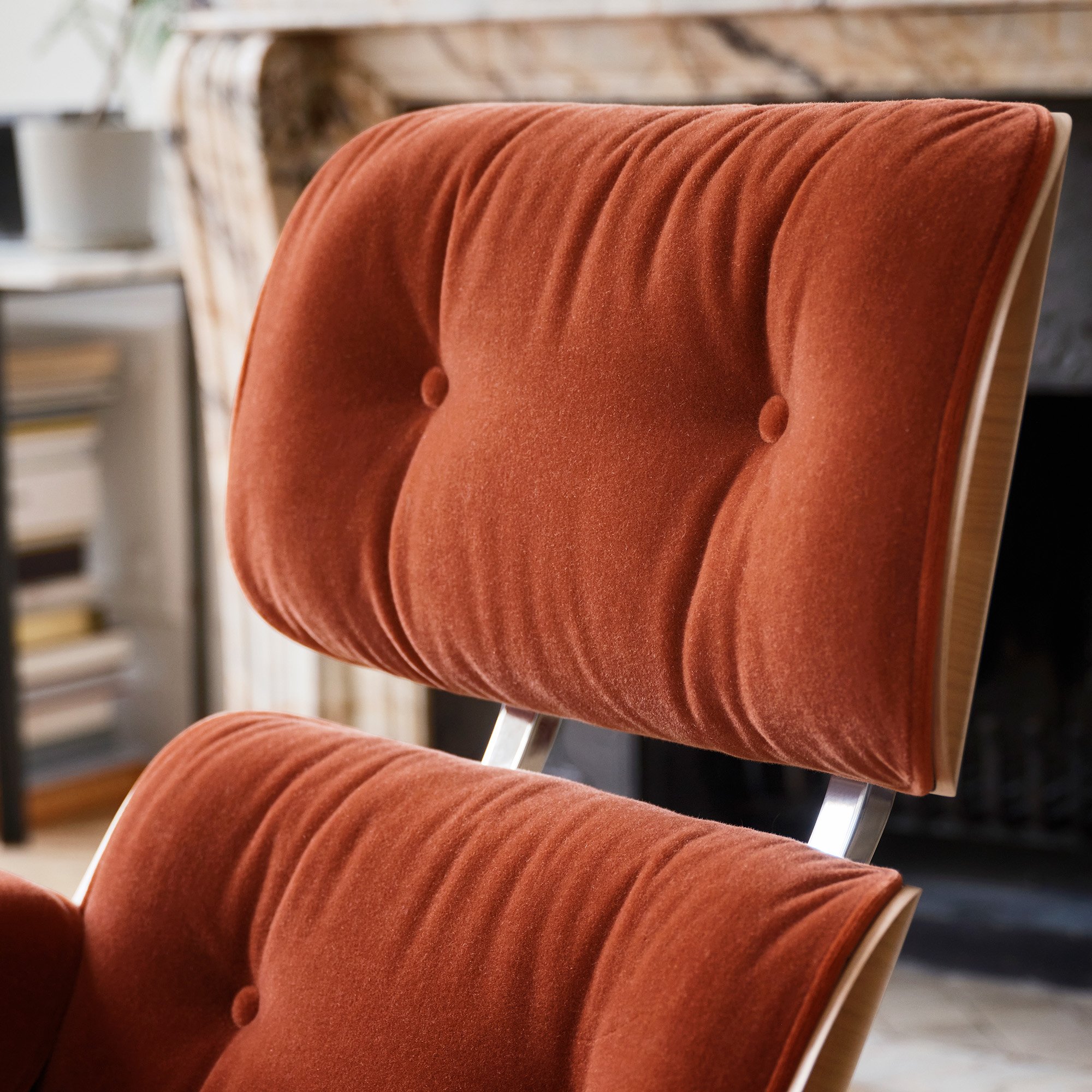 Eames Lounge Chair & Ottoman Calma | Vitra | de Charles & Ray Eames ...